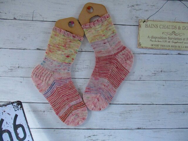 冷え取り ソックス My Hand -Dyed Socksyarns ジョグレス ストライプ | iichi 日々の暮らしを心地よくするハンドメイドやアンティークのマーケットプレイス