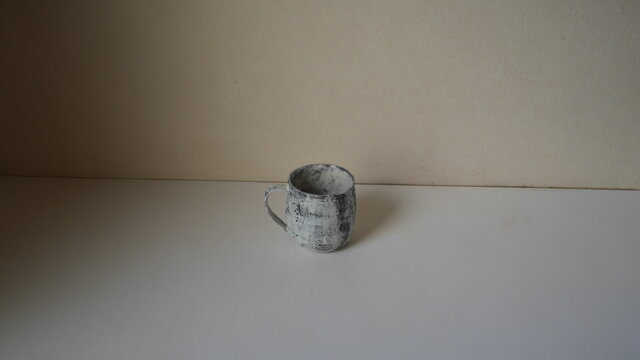 白化粧マグ240ml【62】 | iichi 日々の暮らしを心地よくするハンドメイドやアンティークのマーケットプレイス