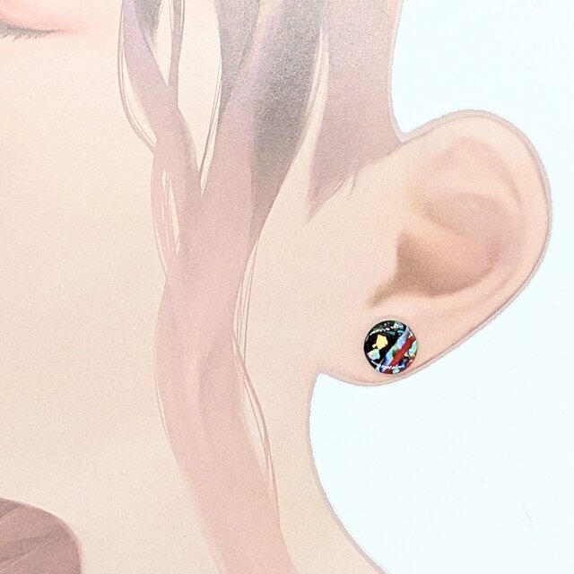 24k金箔と 三色の螺鈿と 黒漆のラウンド ピアスイヤリング【20 | iichi 日々の暮らしを心地よくするハンドメイドやアンティークのマーケットプレイス