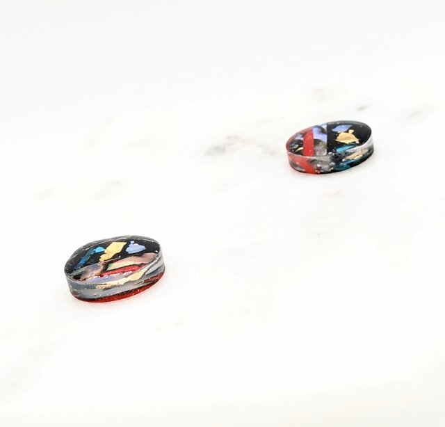 24k金箔と 三色の螺鈿と 黒漆のラウンド ピアスイヤリング【20 | iichi 日々の暮らしを心地よくするハンドメイドやアンティークのマーケットプレイス