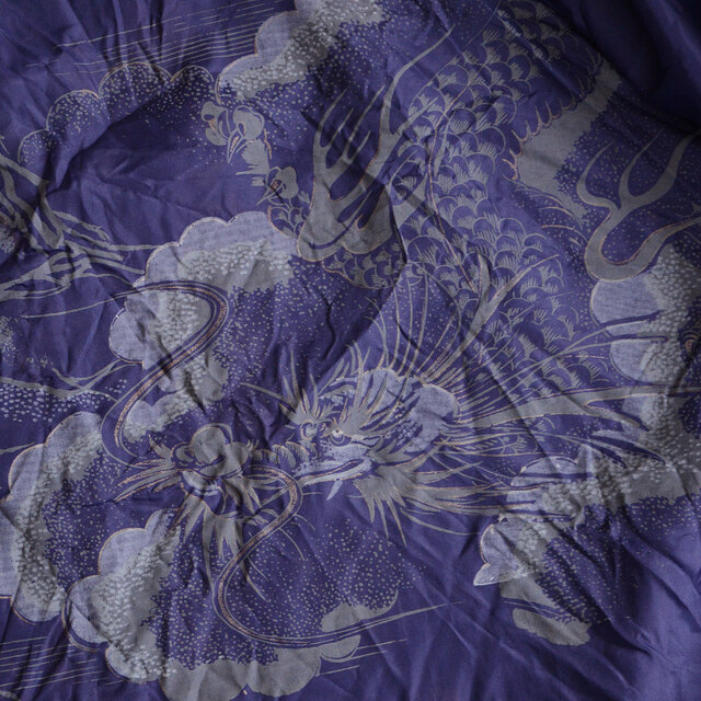 羽織 メンズ 裏勝り 龍虎 アンティーク着物 ジャパンヴィンテージ 昭和 リメイク素材 | iichi 日々の暮らしを心地よくするハンドメイドやアンティークのマーケットプレイス