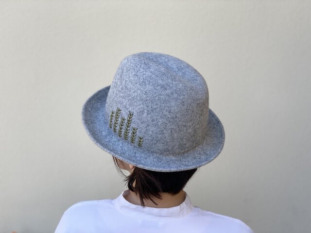 「大きめサイズ」木型で作ったふたこぶステッチハット | iichi 日々の暮らしを心地よくするハンドメイドやアンティークのマーケットプレイス