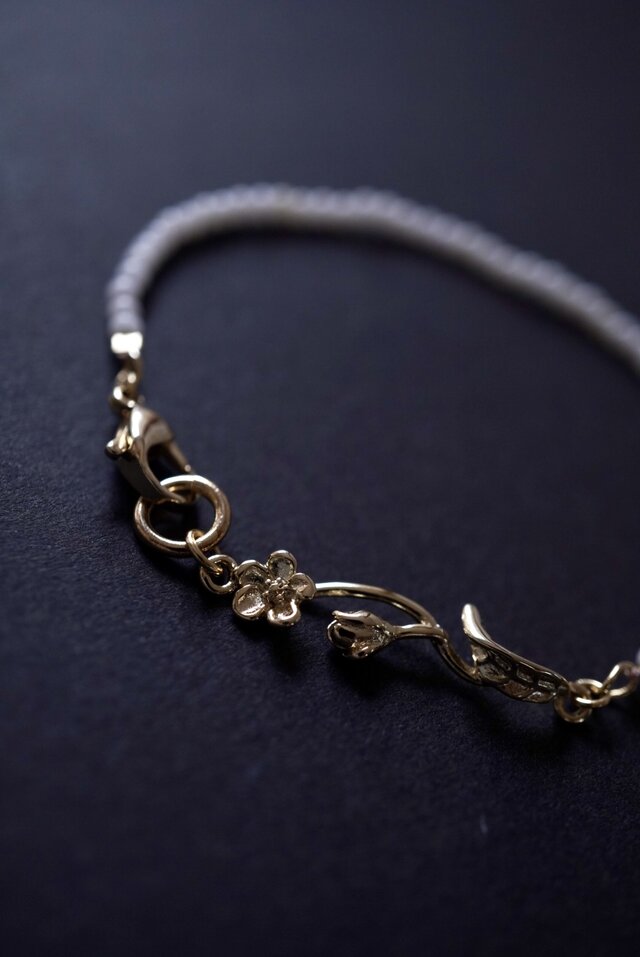 バイオジェニックジェムⅤ ~白珊瑚のブレスレット | iichi 日々の暮らしを心地よくするハンドメイドやアンティークのマーケットプレイス