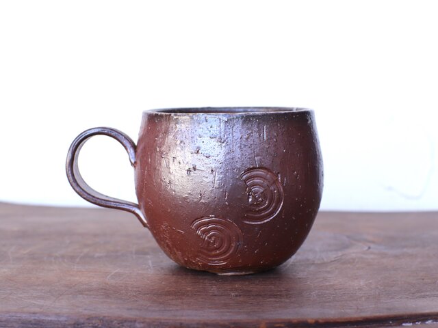 備前焼 コーヒーカップ(丸)・波 c4-003 | iichi 日々の暮らしを心地よくするハンドメイドやアンティークのマーケットプレイス