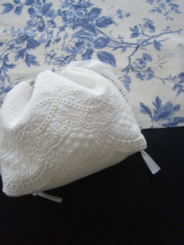 cutwork刺繍×linen PouchSet | iichi 日々の暮らしを心地よくするハンドメイドやアンティークのマーケットプレイス