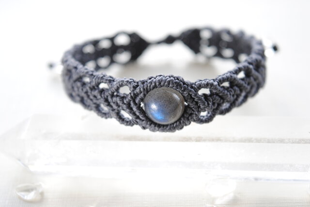 ラブラドライトマクラメブレスレット＊10㎜ | iichi 日々の暮らしを心地よくするハンドメイドやアンティークのマーケットプレイス