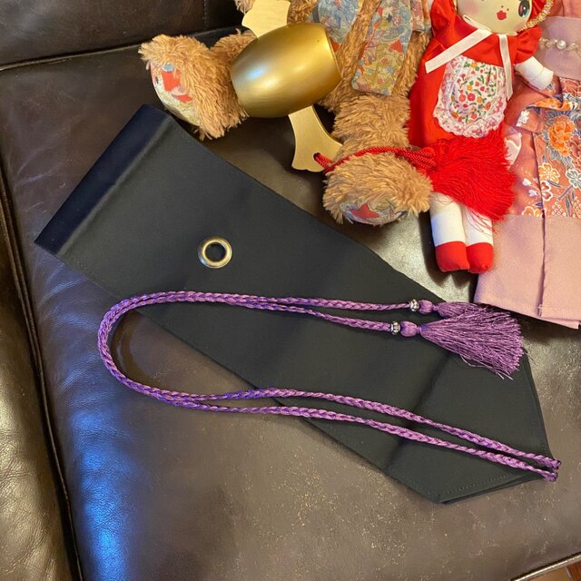 リメイク着物ロングワンピース 帯ベルト付き 和洋折衷 深い黒地に鮮やかなバラが映える和洋折衷の美しさを纏った柄 KW-596 | iichi 日々の暮らしを心地よくするハンドメイドや ...