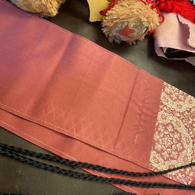 名古屋帯 着物 和装 サッシュベルト 飾り帯 リメイク 和洋折衷 L〜LL 大人ピンクのシンプルなデザイン ROB-54 | iichi 日々の暮らしを心地よくするハンドメイドやアンティークの ...