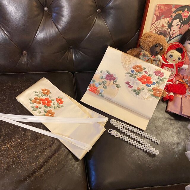 着物 ミニ丈 ワンピース ドレス 和ロリ 2部式作り帯 リメイク 和洋折衷 色鮮やかな花々のモチーフ MKW-20 | iichi 日々の暮らしを心地よくするハンドメイドやアンティークの ...