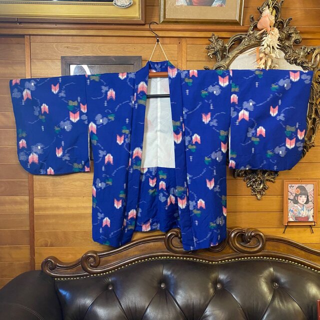 リメイク着物ワンピース アンサンブル 帯ベルト付き 和洋折衷 鮮やかなブルーを基調とした温かみのある絣の矢羽根 aKW-71 | iichi 日々の暮らしを心地よくするハンドメイドや ...