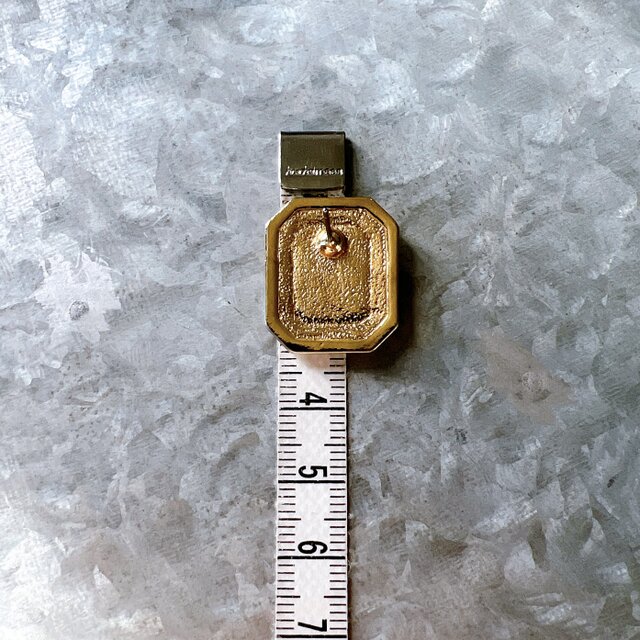 PA267-【 AVON 】エイボン・ヴィンテージピアス 1985 PARK AVENUE Deco Style | iichi 日々の暮らしを心地よくするハンドメイドやアンティークの ...