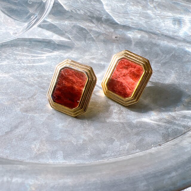 PA267-【 AVON 】エイボン・ヴィンテージピアス 1985 PARK AVENUE Deco Style | iichi 日々の暮らしを心地よくするハンドメイドやアンティークの ...