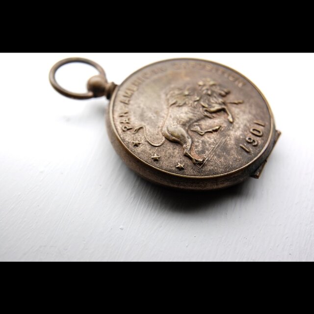 004 アンティーク パンアメリカ博覧会ロケット | iichi 日々の暮らしを心地よくするハンドメイドやアンティークのマーケットプレイス