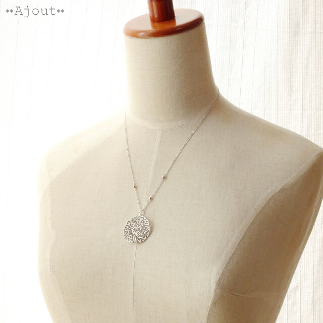 メタルレースモチーフネックレス《N-299》 | iichi 日々の暮らしを心地よくするハンドメイドやアンティークのマーケットプレイス