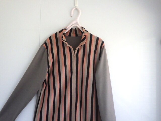 3色ストライプのプルオーバー | iichi 日々の暮らしを心地よくするハンドメイドやアンティークのマーケットプレイス