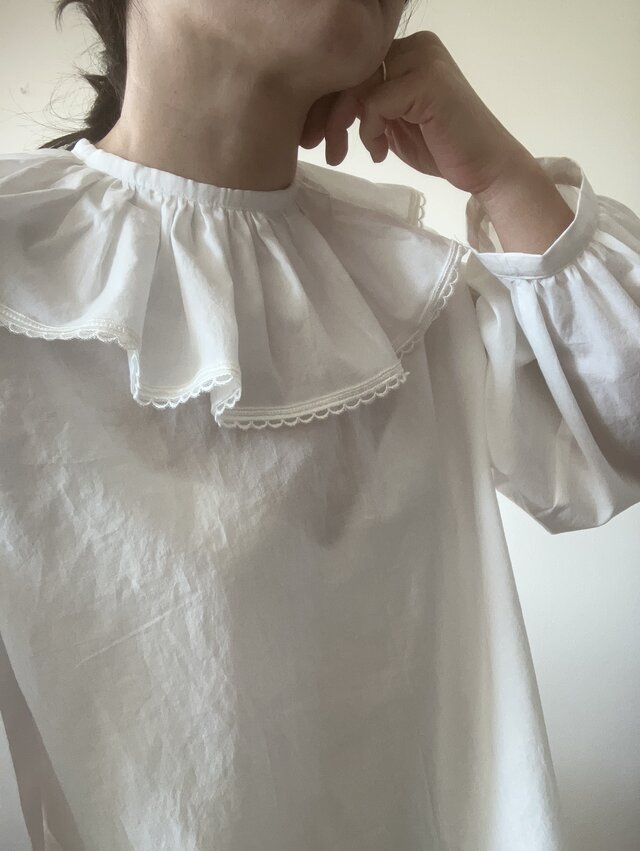 ふんわりホワイトのブラウス（0-to-138) | iichi 日々の暮らしを心地よくするハンドメイドやアンティークのマーケットプレイス