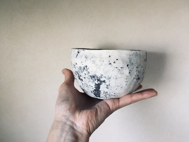 錆びた風合いのボウル【78】 | iichi 日々の暮らしを心地よくするハンドメイドやアンティークのマーケットプレイス