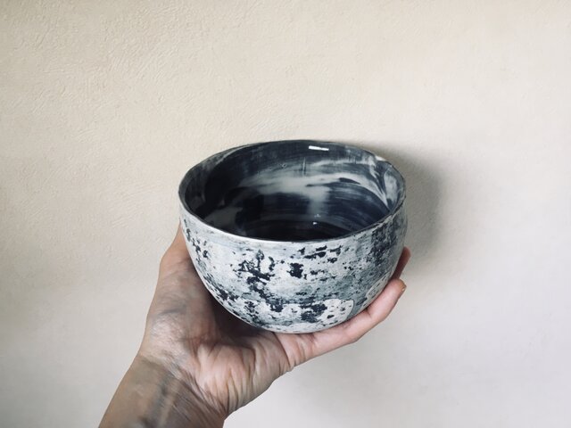 錆びた風合いのボウル【79】 | iichi 日々の暮らしを心地よくするハンドメイドやアンティークのマーケットプレイス