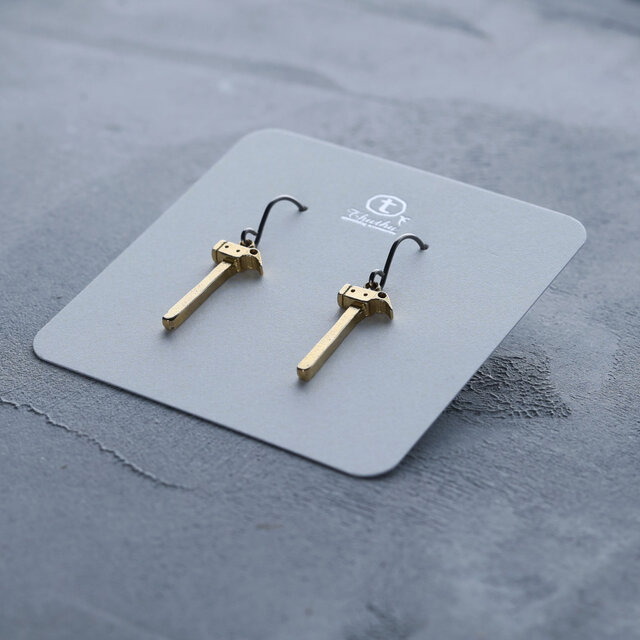 ハンマー｜ピアス｜P563 | iichi 日々の暮らしを心地よくするハンドメイドやアンティークのマーケットプレイス