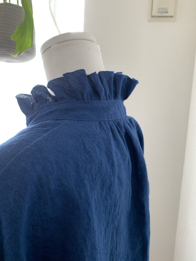 L size リネン首元フリルブラウス | iichi 日々の暮らしを心地よくするハンドメイドやアンティークのマーケットプレイス