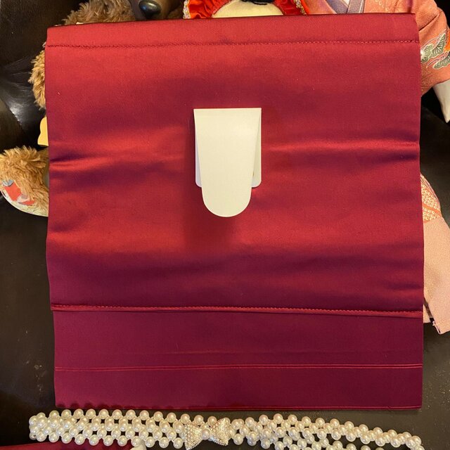 和洋折衷 2部式作り帯 お太鼓 名古屋帯 リメイク 深みのあるレッドの地色に、華やかなゴールドとシルバーの刺繍 2B-27 | iichi 日々の暮らしを心地よくするハンドメイドやアンティーク ...