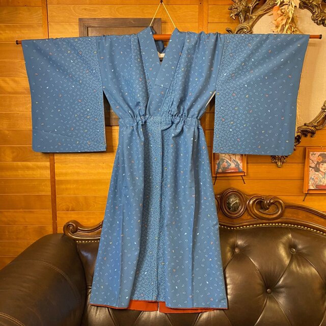 着物 ワンピース リメイク 帯 和洋折衷 夜空に舞い散る星々の優美さを放つような深いブルーに繊細な桜の葉の模様 KW-656 | iichi 日々の暮らしを心地よくするハンドメイドや ...