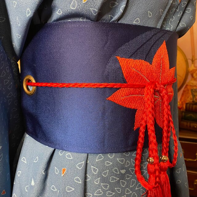 着物 ワンピース リメイク 帯 和洋折衷 夜空に舞い散る星々の優美さを放つような深いブルーに繊細な桜の葉の模様 KW-656 | iichi 日々の暮らしを心地よくするハンドメイドや ...