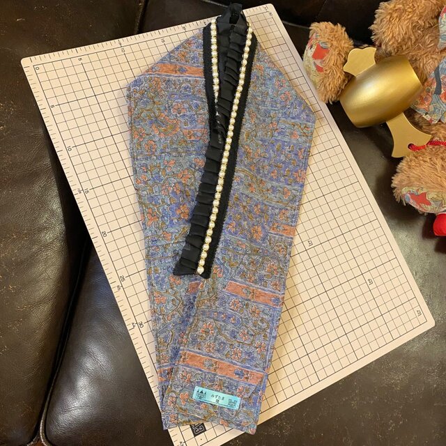 着物 リメイク 重ね衿 伊達襟 パール フリル 和洋折衷 レトロ 古着 和モダン 深みのあるブルーに、E-44 | iichi 日々の暮らしを心地よくするハンドメイドやアンティークのマーケットプレイス