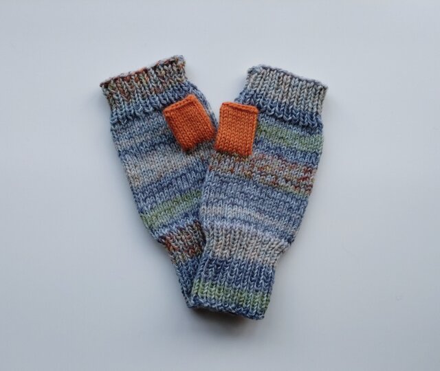 引き揃え編みのハンドウォーマー 9683A | iichi 日々の暮らしを心地よくするハンドメイドやアンティークのマーケットプレイス