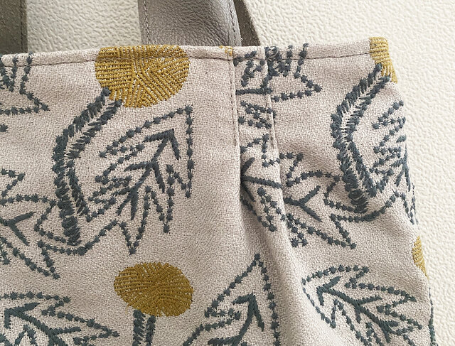 ミナペルホネン“tanpopo”/柔らかい持ち手かばん | iichi 日々の暮らしを心地よくするハンドメイドやアンティークのマーケットプレイス