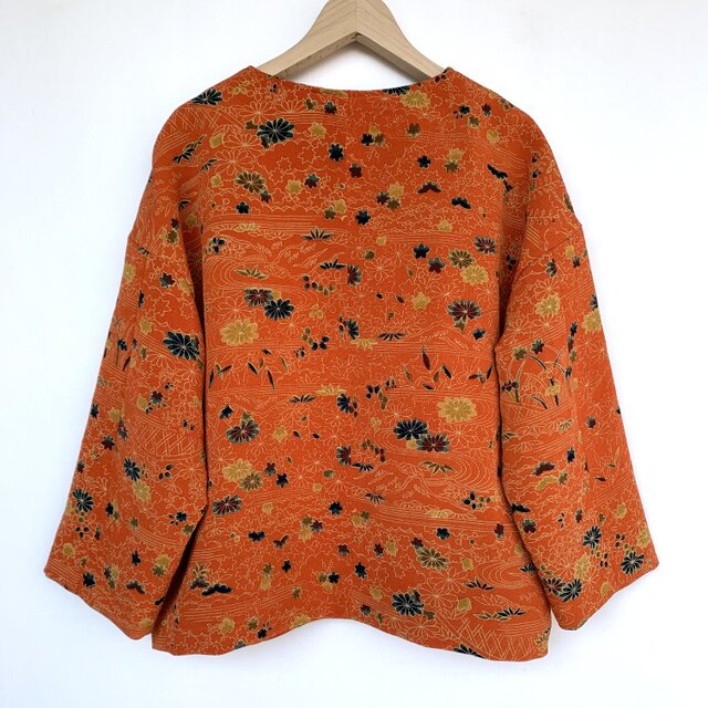 着物リメイクノーカラージャケット | iichi 日々の暮らしを心地よくするハンドメイドやアンティークのマーケットプレイス