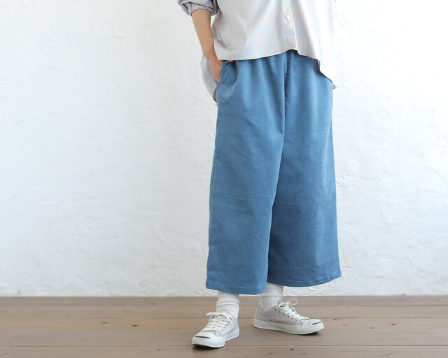 春までOK コーデュロイ クロップドパンツ （ブルー） PT06 | iichi 日々の暮らしを心地よくするハンドメイドやアンティークのマーケットプレイス