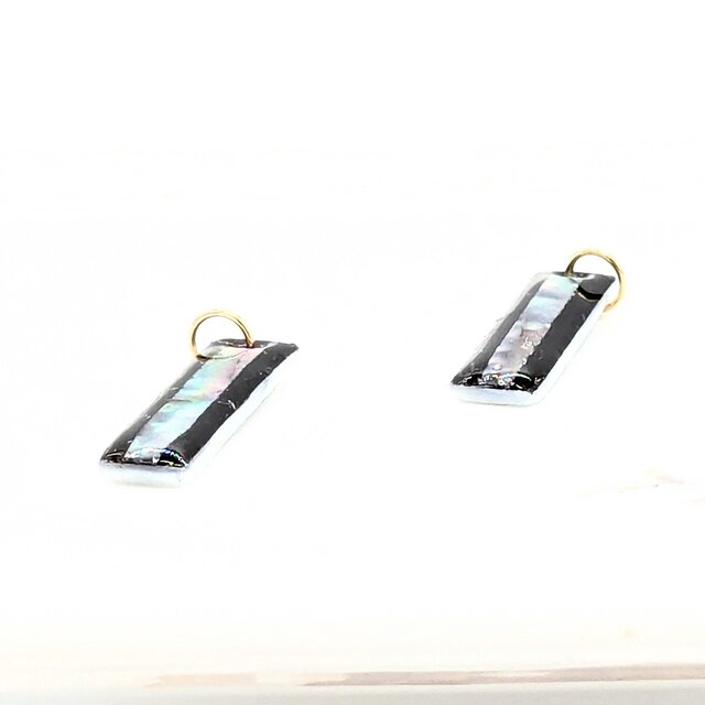 螺鈿と黒漆の短冊シェルスティックピアスイヤリング【2104】のコピー | iichi 日々の暮らしを心地よくするハンドメイドやアンティークのマーケットプレイス