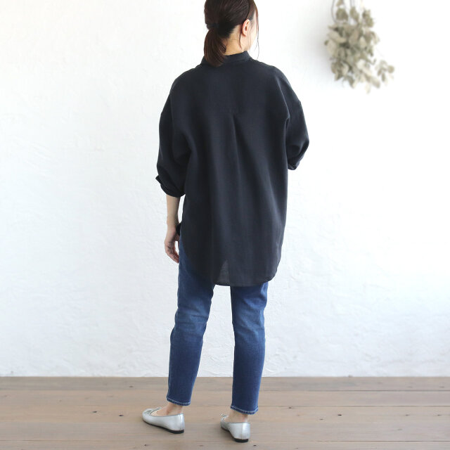 柔らかな リネン シャツブラウス （ネイビーブラック）TP18 | iichi 日々の暮らしを心地よくするハンドメイドやアンティークのマーケットプレイス