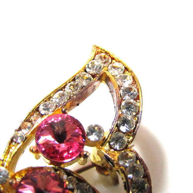 70s Vintage Pink Rhinestone Drop Pearl Butterfly Design Brooch | iichi 日々の暮らしを心地よくするハンドメイドや ...