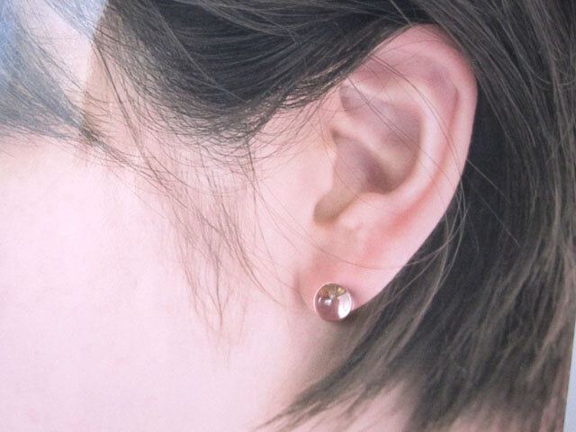 クリスタルボールのピアス 8mm 14kgf | iichi 日々の暮らしを心地よくするハンドメイドやアンティークのマーケットプレイス