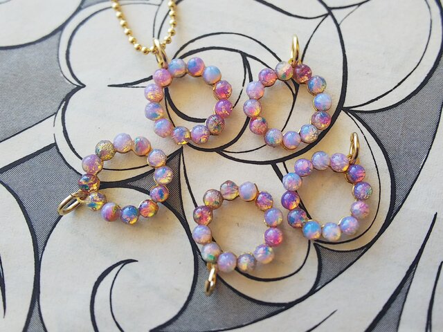 ヴィンテージ PinkファイヤーOpal-Ring 愛らしいネックレス | iichi 日々の暮らしを心地よくするハンドメイドやアンティークのマーケットプレイス