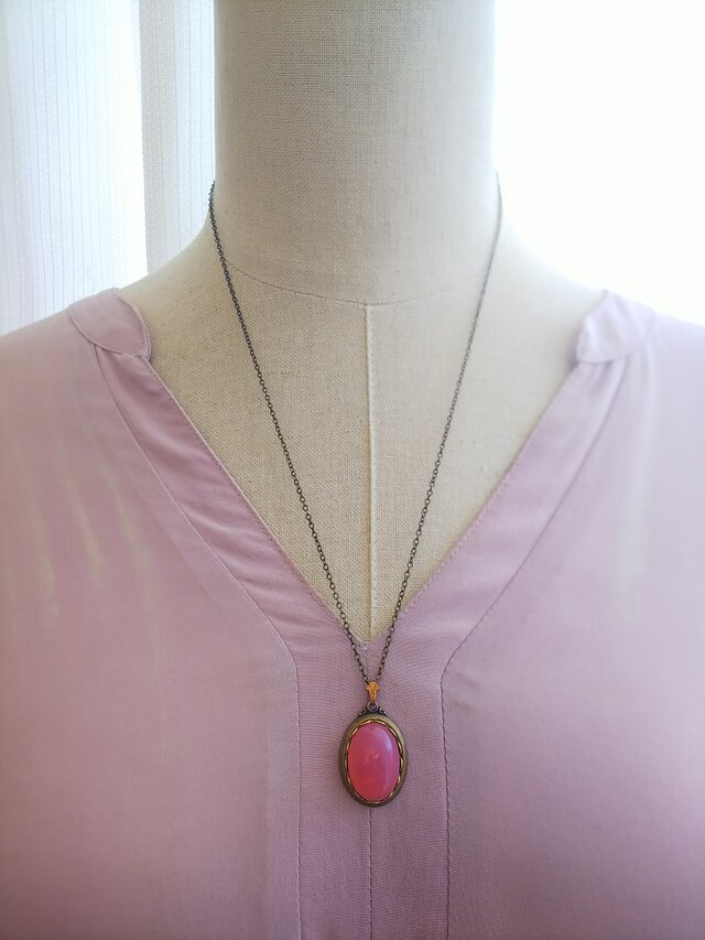 *mi様専用 ヴィンテージ 濃いピンクオパール（18×13㎜）クラシカルネックレス | iichi 日々の暮らしを心地よくするハンドメイドやアンティークのマーケットプレイス