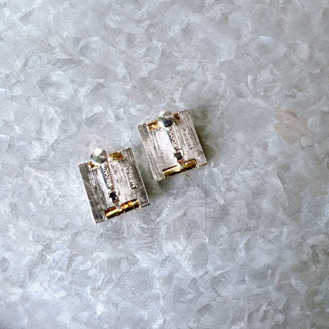 YN33-【 Napier 】ネイピア・ヴィンテージイヤリング Silver Tone Gold Mesh Square | iichi 日々の暮らしを心地よくするハンドメイドやアンティークの ...