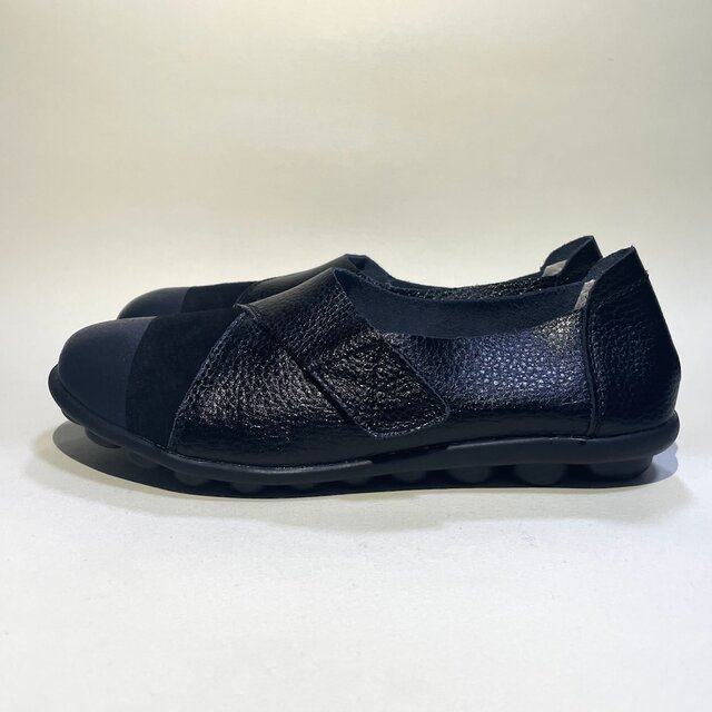 軽量・人工皮革バイカラースニーカー (Wブラックetc) 合皮・マイクロファイバー合成皮革 | iichi 日々の暮らしを心地よくするハンドメイドやアンティークのマーケットプレイス