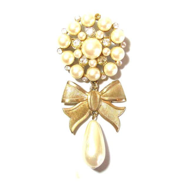 80s Vintage Fake Pearl × Ribbon Drop Flower Design Brooch | iichi 日々の暮らしを心地よくするハンドメイドやアンティークの ...