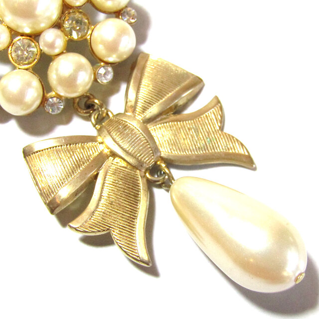 80s Vintage Fake Pearl × Ribbon Drop Flower Design Brooch | iichi 日々の暮らしを心地よくするハンドメイドやアンティークの ...