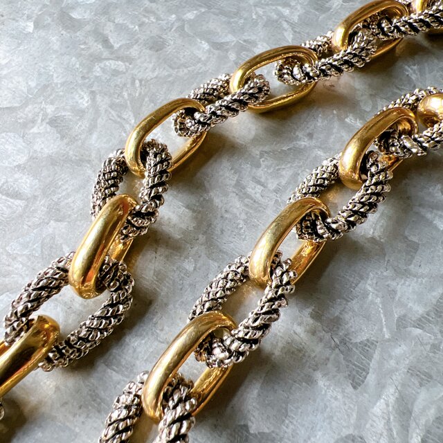 NA89-【 AVON 】エイボン・ヴィンテージネックレス Gold & Silver Tone Screw Chain | iichi 日々の暮らしを心地よくするハンドメイドやアンティークの ...