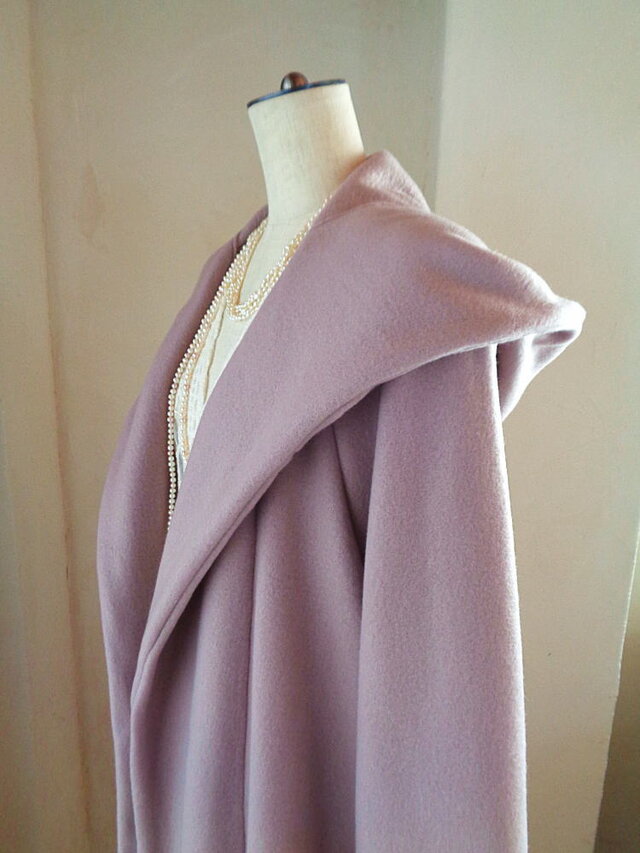 小柄さん♥グレイッシュピンク♥魔法使い ビッグフード ローブコート♥ふんわり上質フリース | iichi 日々の暮らしを心地よくするハンドメイドやアンティークのマーケットプレイス