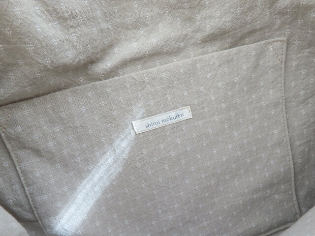 お花モチーフのモノトーンショルダー（black×beige） | iichi 日々の暮らしを心地よくするハンドメイドやアンティークのマーケットプレイス