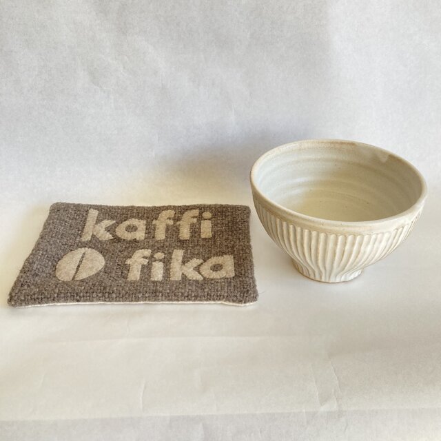 WOOL!kaffi&fika*カップ＆ポットマット*L | iichi 日々の暮らしを心地よくするハンドメイドやアンティークのマーケットプレイス