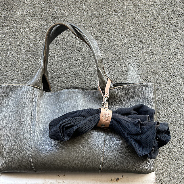 [ハリネズミ] グローブホルダーのコピー | iichi 日々の暮らしを心地よくするハンドメイドやアンティークのマーケットプレイス