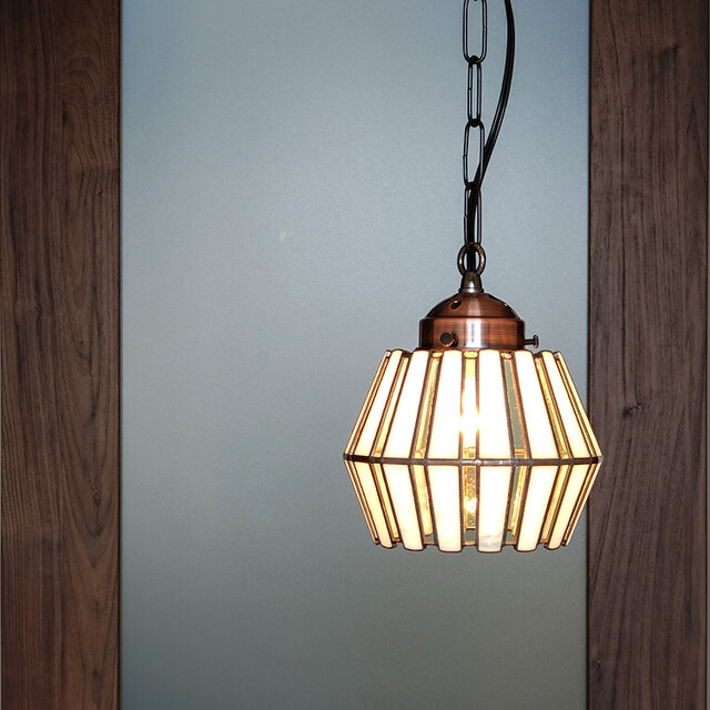 シンプルにキメる＊ころん E17ステンドグラスのペンダントライトのコピー | iichi 日々の暮らしを心地よくするハンドメイドやアンティークのマーケットプレイス