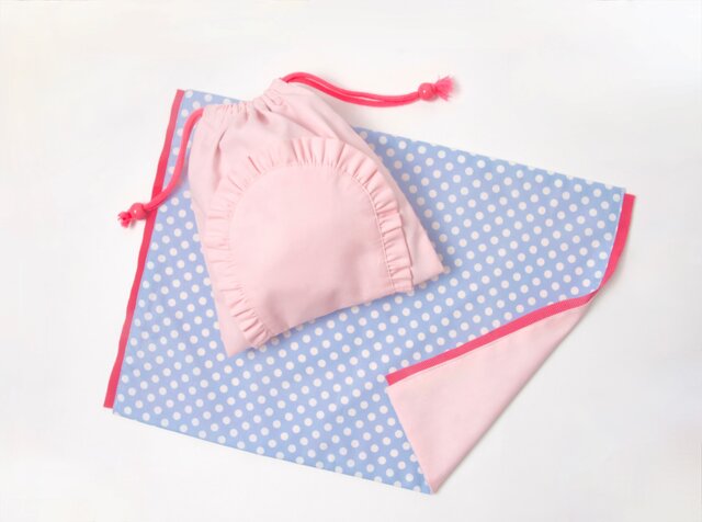 リバーシブル ドット柄 ランチマット サックスドット × ピンク Kids | iichi 日々の暮らしを心地よくするハンドメイドやアンティークのマーケットプレイス