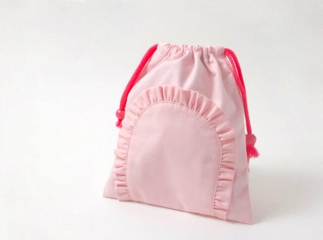 フリル 給食袋 ピンク Kids | iichi 日々の暮らしを心地よくするハンドメイドやアンティークのマーケットプレイス